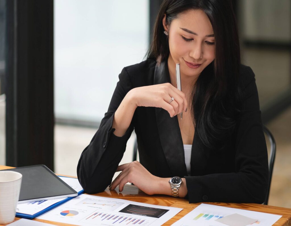 7 Recession-Proof Strategies For a Slow Season | HoneyBook 7 Recession-Proof Strategies For a Slow Season | HoneyBook